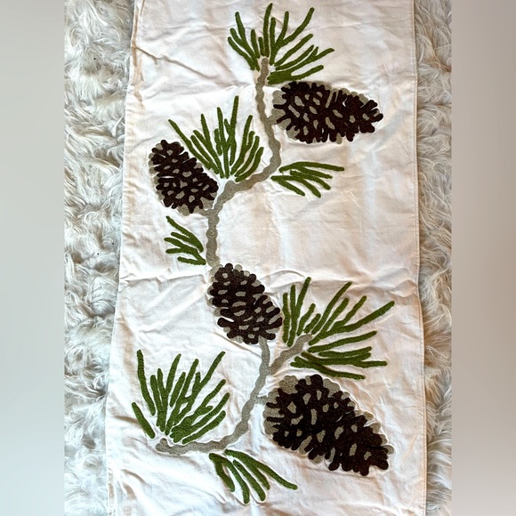 Pottery Barn | Kitchen | Pottery Barn Table Runner 7x88 Embroidered ...